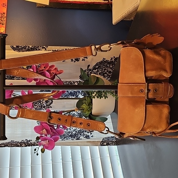 Roots | Bags | Copy Vintage Roots Leather Crossbody Shoulder Bag | Poshmark